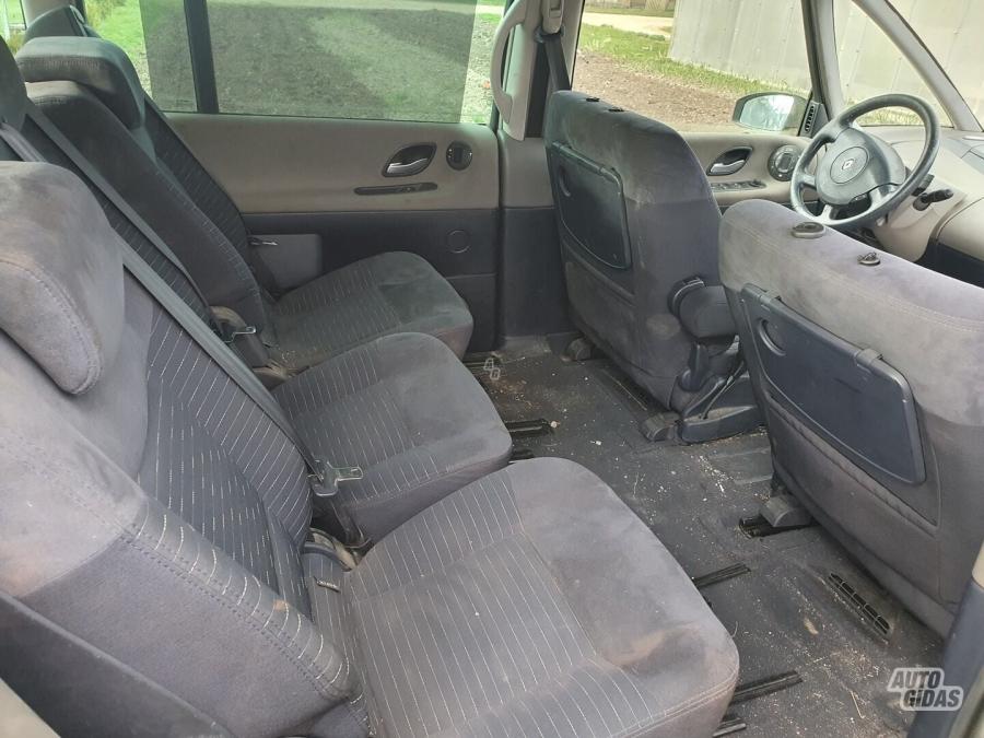 Grey Renault Espace 2004 in Vilnius, with an engine capacity of 2.20 L and mileage of 300 thousand km for 450 €, photo 14 on AUTOMOTO.COM.LV
