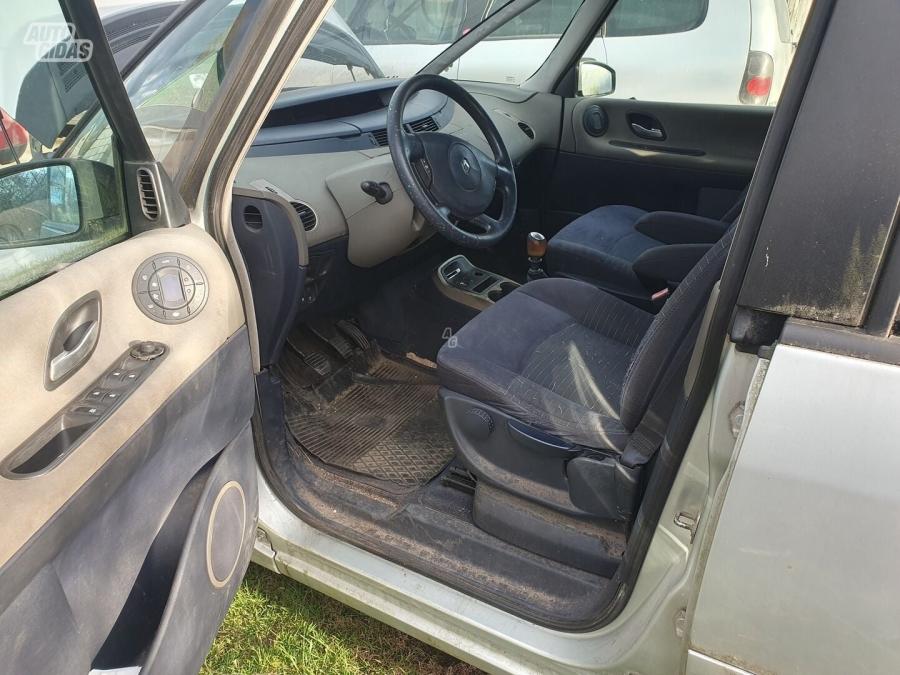 Grey Renault Espace 2004 in Vilnius, with an engine capacity of 2.20 L and mileage of 300 thousand km for 450 €, photo 16 on AUTOMOTO.COM.LV