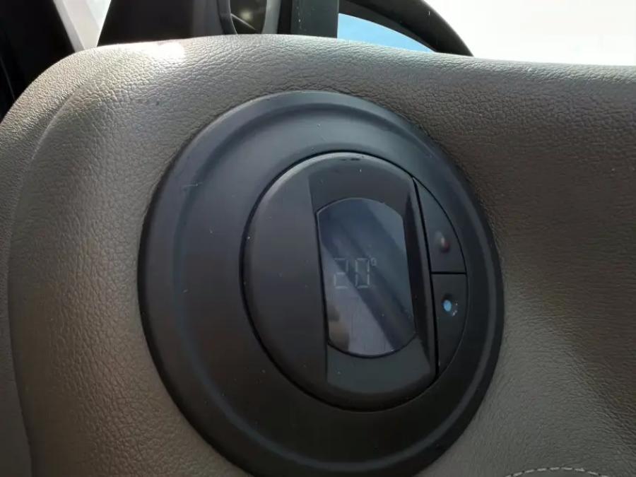 Grey Renault Espace 2004 in Riga, with an engine capacity of 3.00 L and mileage of 310 thousand km for 990 €, photo 14 on AUTOMOTO.COM.LV