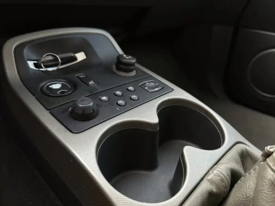 Grey Renault Espace 2004 in Riga, with an engine capacity of 3.00 L and mileage of 310 thousand km for 990 €, photo 26 on AUTOMOTO.COM.LV