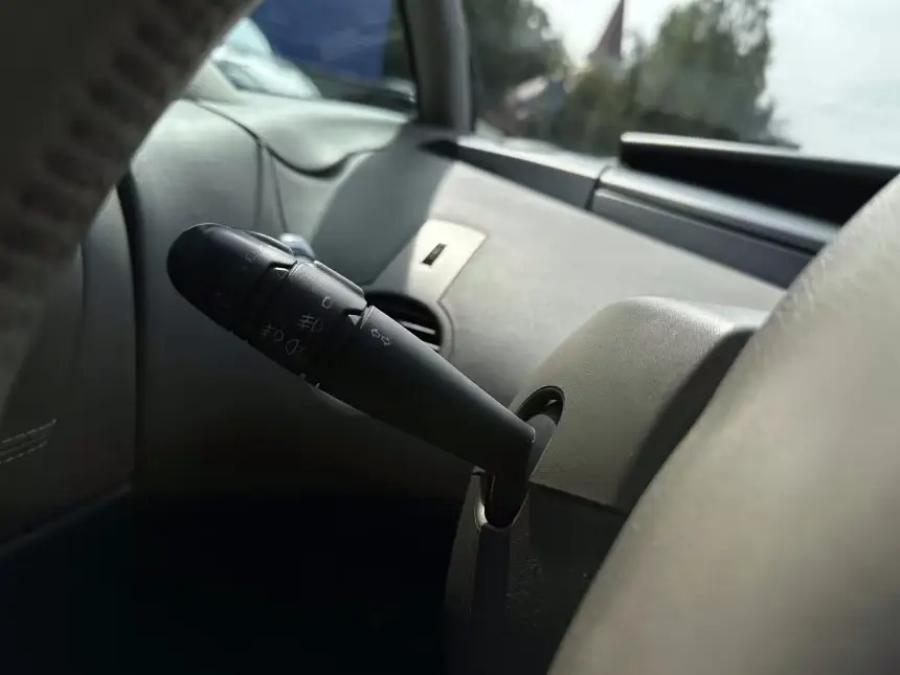 Grey Renault Espace 2004 in Riga, with an engine capacity of 3.00 L and mileage of 310 thousand km for 990 €, photo 29 on AUTOMOTO.COM.LV