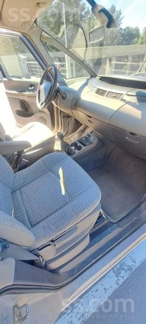 Pelēks Renault Espace 2004 Rīga, ar dzinēja tilpumu 1.90 L un nobraukumu 339 tūkst. km par 1800 €, foto 10 vietnē AUTOMOTO.COM.LV