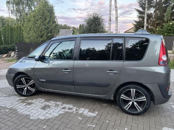 Pelēks Renault Espace 2004 Viļņa, ar dzinēja tilpumu 2.00 L un nobraukumu 371 tūkst. km par 1500 €, foto 1 vietnē AUTOMOTO.COM.LV