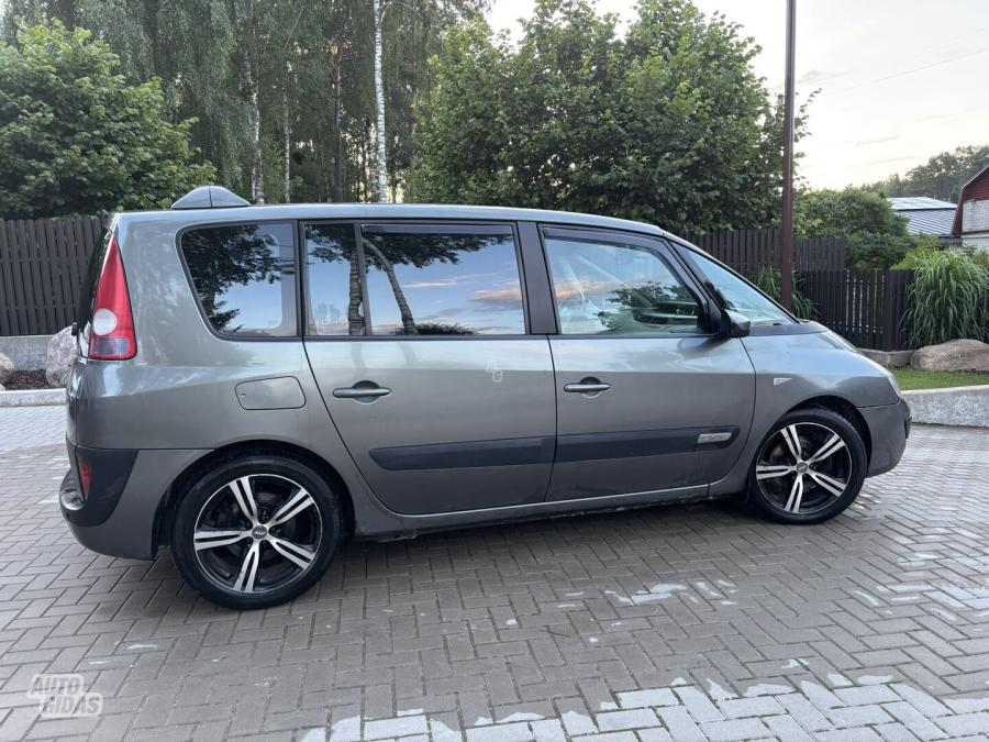 Pelēks Renault Espace 2004 Viļņa, ar dzinēja tilpumu 2.00 L un nobraukumu 371 tūkst. km par 1500 €, foto 8 vietnē AUTOMOTO.COM.LV