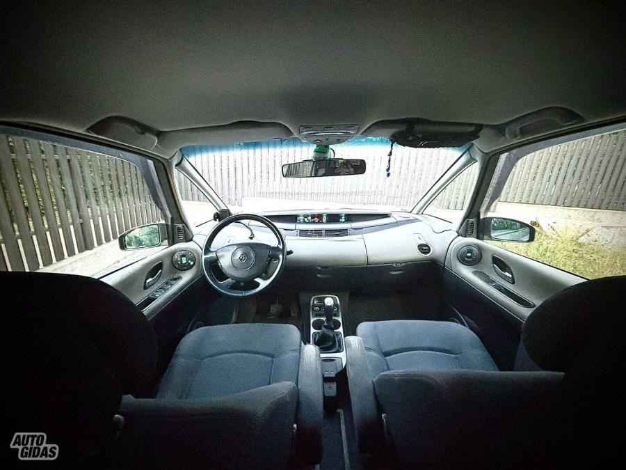 Pelēks Renault Espace 2004 Viļņa, ar dzinēja tilpumu 2.00 L un nobraukumu 371 tūkst. km par 1500 €, foto 12 vietnē AUTOMOTO.COM.LV