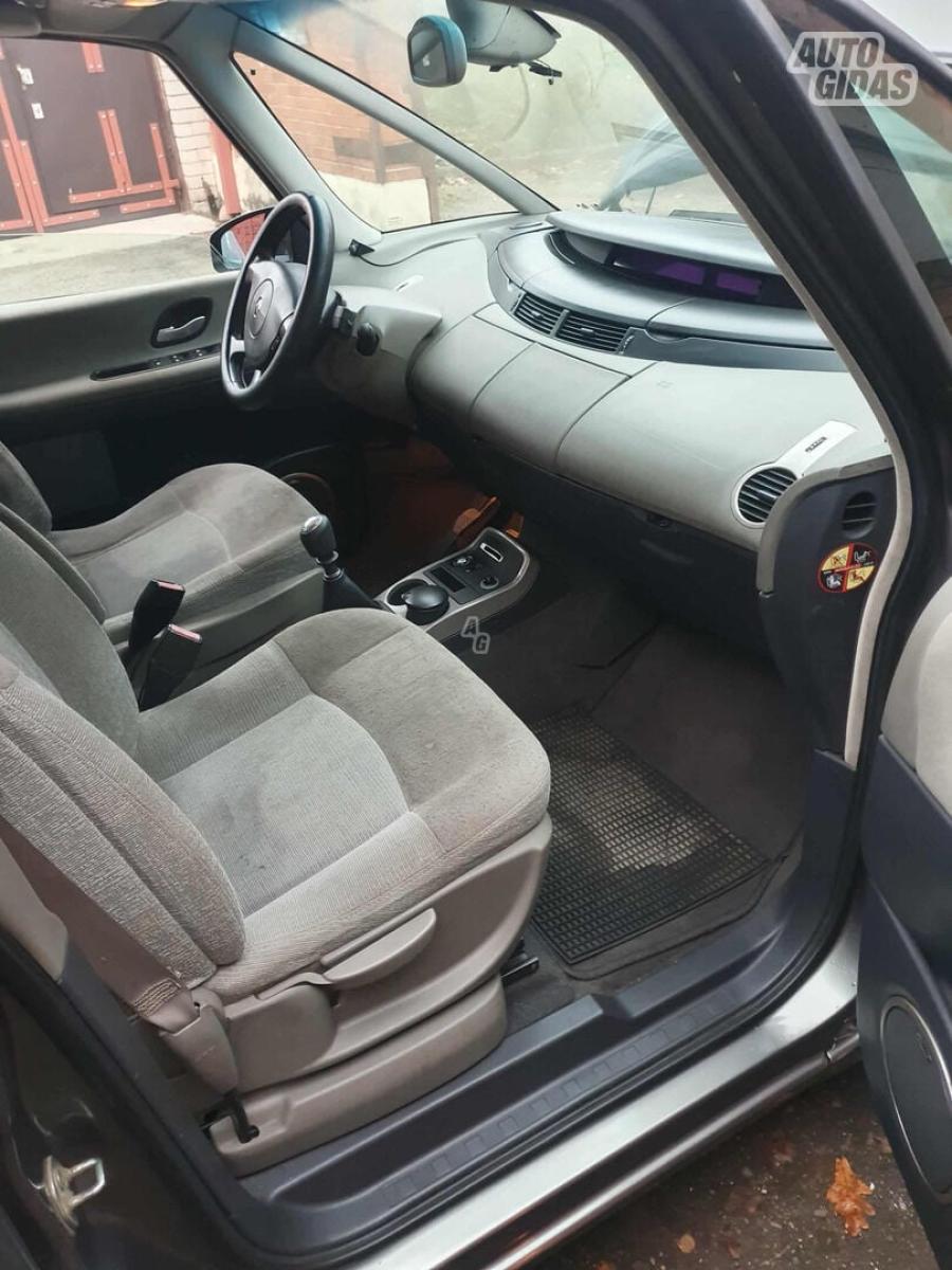 Grey Renault Espace 2004 in Panevezys, with an engine capacity of 2.00 L and mileage of 197 thousand km for 999 €, photo 6 on AUTOMOTO.COM.LV