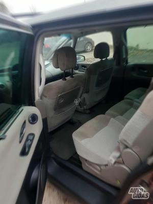 Grey Renault Espace 2004 in Panevezys, with an engine capacity of 2.00 L and mileage of 197 thousand km for 999 €, photo 8 on AUTOMOTO.COM.LV