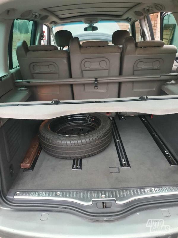 Grey Renault Espace 2004 in Panevezys, with an engine capacity of 2.00 L and mileage of 197 thousand km for 999 €, photo 10 on AUTOMOTO.COM.LV