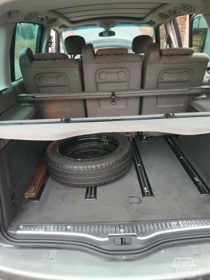 Grey Renault Espace 2004 in Panevezys, with an engine capacity of 2.00 L and mileage of 197 thousand km for 999 €, photo 10 on AUTOMOTO.COM.LV