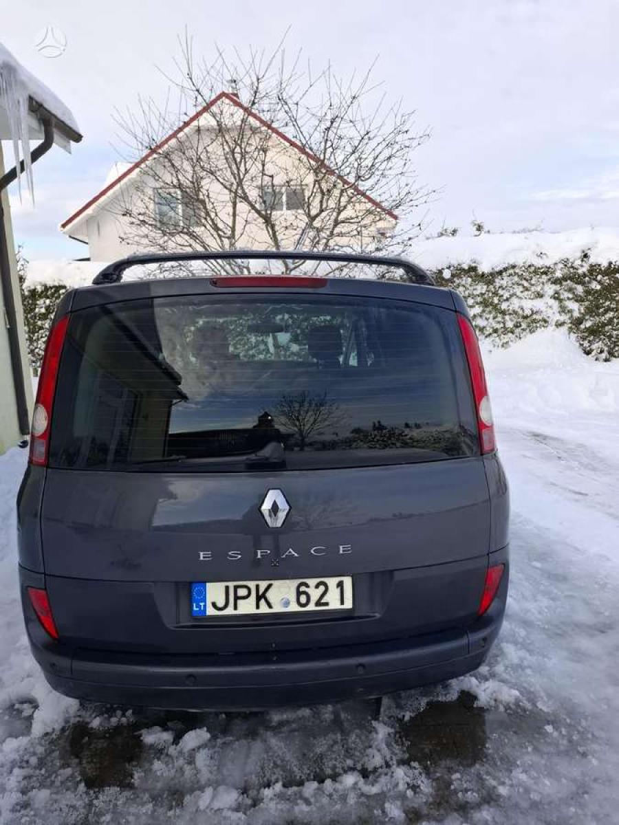 Pelēks Renault Espace 2005 Klaipėda, ar dzinēja tilpumu 2.19 L un nobraukumu 285 tūkst. km par 2000 €, foto 14 vietnē AUTOMOTO.COM.LV