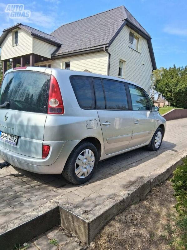 Pelēks Renault Espace 2005 Marijampole, ar dzinēja tilpumu 2.00 L un nobraukumu 215 tūkst. km par 1099 €, foto 2 vietnē AUTOMOTO.COM.LV