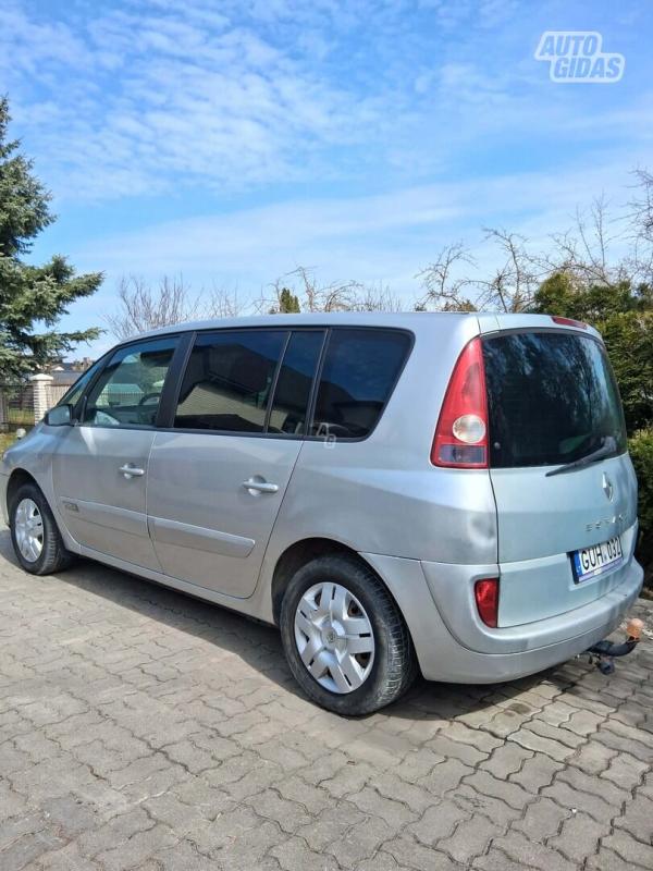 Pelēks Renault Espace 2005 Marijampole, ar dzinēja tilpumu 2.00 L un nobraukumu 215 tūkst. km par 1099 €, foto 4 vietnē AUTOMOTO.COM.LV