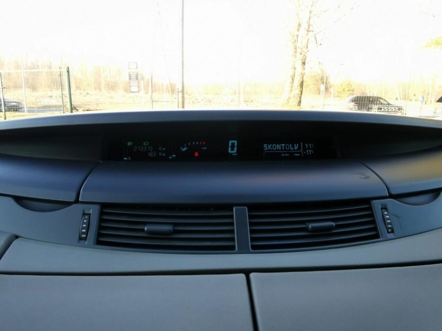 Grey Renault Espace 2005 in Riga, with an engine capacity of 2.20 L and mileage of 273 thousand km for 1900 €, photo 15 on AUTOMOTO.COM.LV