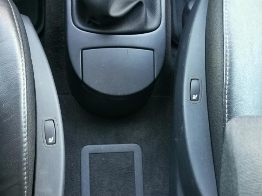 Grey Renault Espace 2005 in Riga, with an engine capacity of 2.20 L and mileage of 273 thousand km for 1900 €, photo 19 on AUTOMOTO.COM.LV