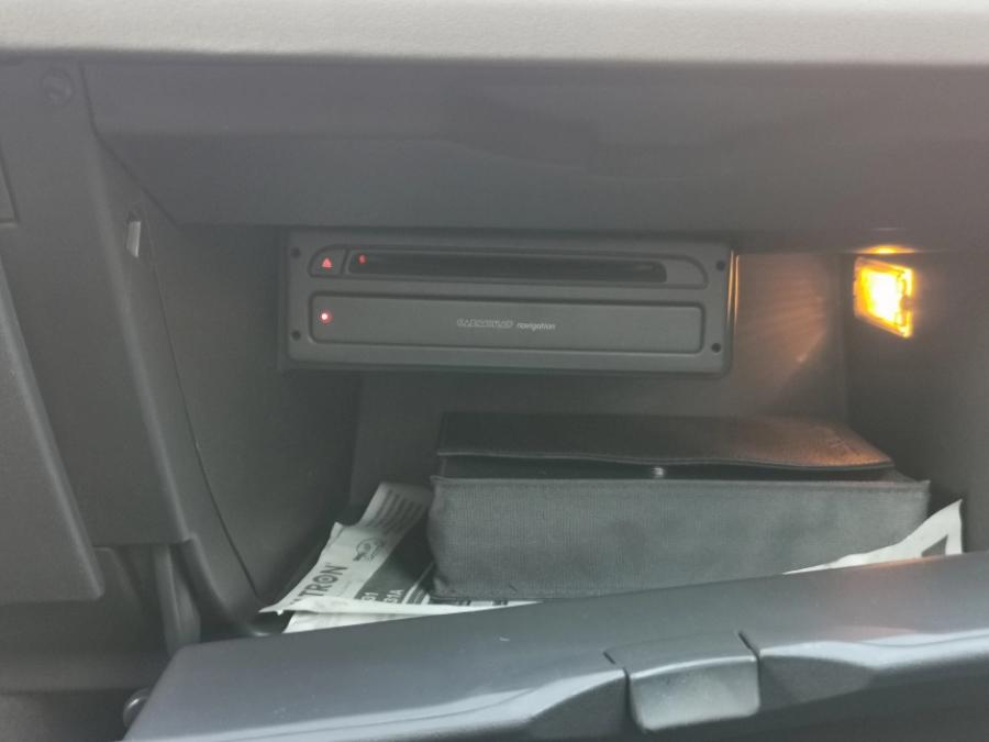 Grey Renault Espace 2005 in Riga, with an engine capacity of 2.20 L and mileage of 273 thousand km for 1900 €, photo 22 on AUTOMOTO.COM.LV
