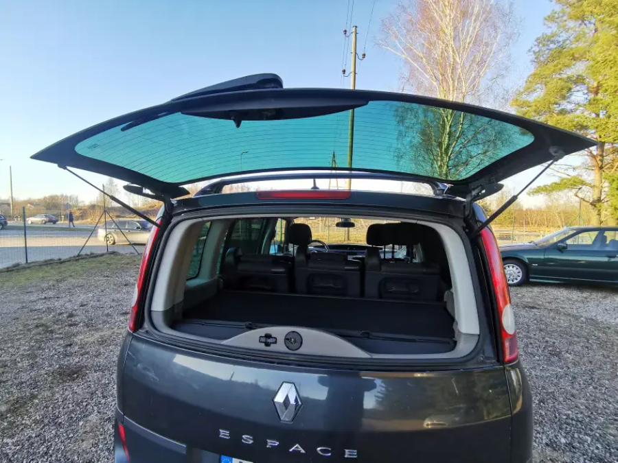 Pelēks Renault Espace 2005 Kuldīga, ar dzinēja tilpumu 2.20 L un nobraukumu 273 tūkst. km par 1900 €, foto 11 vietnē AUTOMOTO.COM.LV