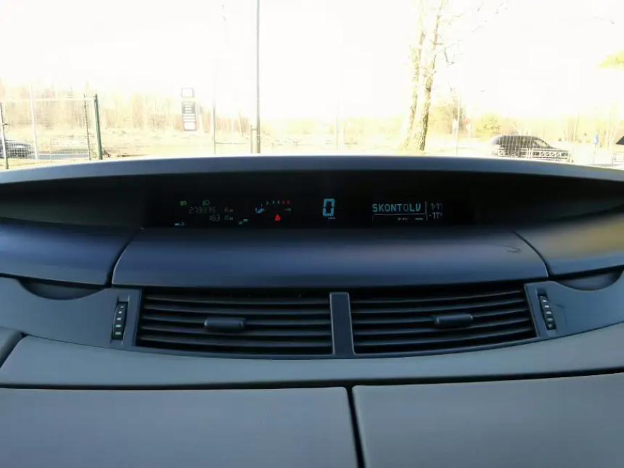 Pelēks Renault Espace 2005 Kuldīga, ar dzinēja tilpumu 2.20 L un nobraukumu 273 tūkst. km par 1900 €, foto 15 vietnē AUTOMOTO.COM.LV