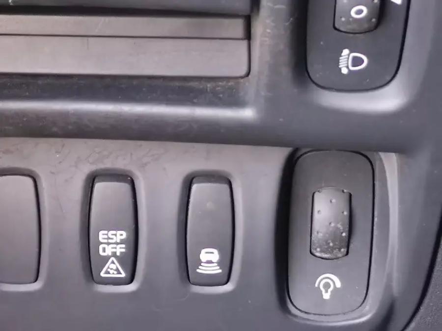 Pelēks Renault Espace 2005 Kuldīga, ar dzinēja tilpumu 2.20 L un nobraukumu 273 tūkst. km par 1900 €, foto 23 vietnē AUTOMOTO.COM.LV