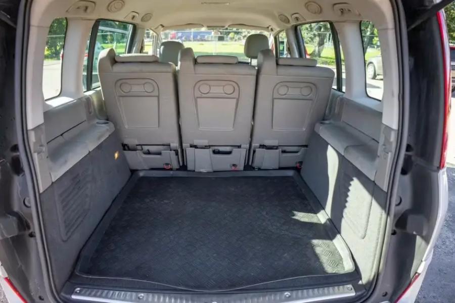 Pelēks Renault Espace 2005 Liepāja, ar dzinēja tilpumu 2.20 L un nobraukumu 359 tūkst. km par 1200 €, foto 11 vietnē AUTOMOTO.COM.LV
