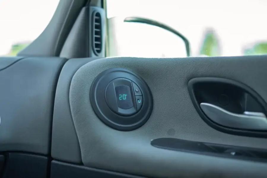 Pelēks Renault Espace 2005 Liepāja, ar dzinēja tilpumu 2.20 L un nobraukumu 359 tūkst. km par 1200 €, foto 20 vietnē AUTOMOTO.COM.LV