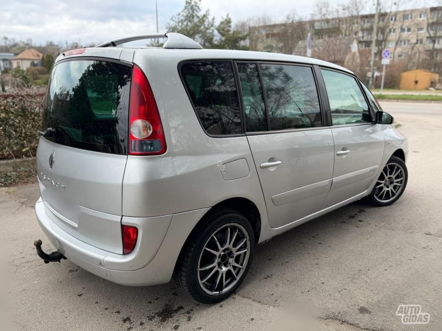 Grey Renault Espace 2006 in Kaunas, with an engine capacity of 2.20 L and mileage of 210 thousand km for 1550 €, photo 5 on AUTOMOTO.COM.LV