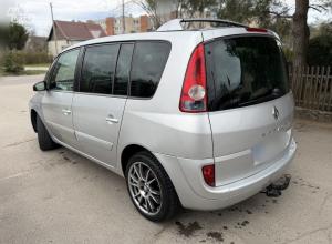 Grey Renault Espace 2006 in Kaunas, with an engine capacity of 2.20 L and mileage of 210 thousand km for 1550 €, photo 7 on AUTOMOTO.COM.LV