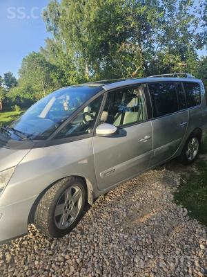 Grey Renault Espace 2006 in Riga, with an engine capacity of 2.20 L and mileage of 296 thousand km for 1300 €, photo 4 on AUTOMOTO.COM.LV