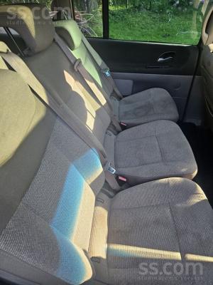Grey Renault Espace 2006 in Riga, with an engine capacity of 2.20 L and mileage of 296 thousand km for 1300 €, photo 8 on AUTOMOTO.COM.LV