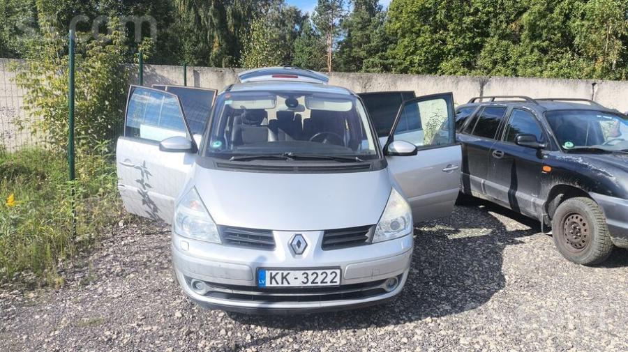 Grey Renault Espace 2006 in Riga, with an engine capacity of 2.00 L and mileage of 260 thousand km for 2300 €, photo 4 on AUTOMOTO.COM.LV