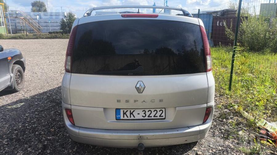 Grey Renault Espace 2006 in Riga, with an engine capacity of 2.00 L and mileage of 260 thousand km for 2300 €, photo 6 on AUTOMOTO.COM.LV