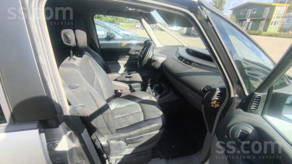 Grey Renault Espace 2006 in Riga, with an engine capacity of 2.00 L and mileage of 260 thousand km for 2300 €, photo 9 on AUTOMOTO.COM.LV