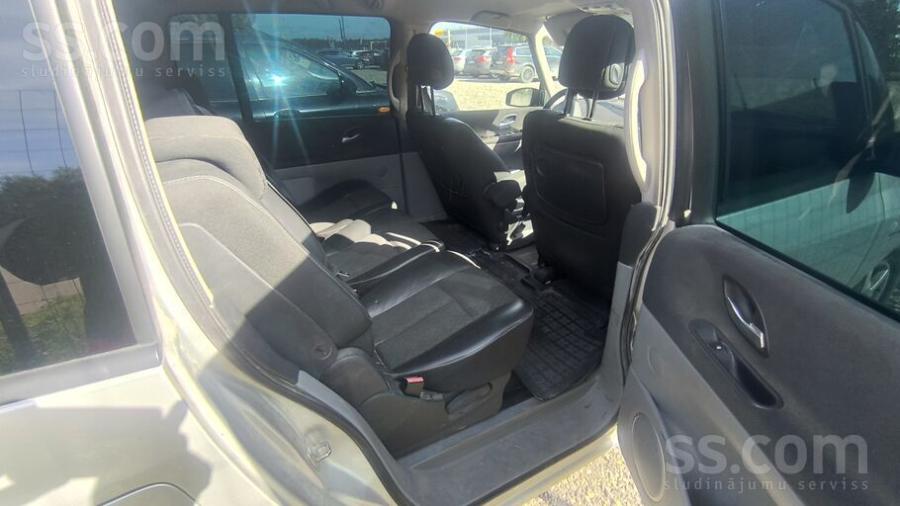 Grey Renault Espace 2006 in Riga, with an engine capacity of 2.00 L and mileage of 260 thousand km for 2300 €, photo 10 on AUTOMOTO.COM.LV