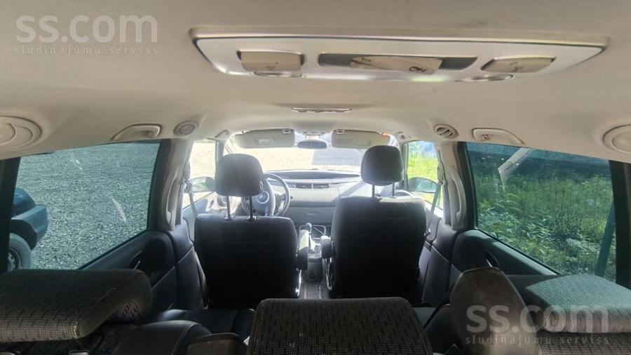 Grey Renault Espace 2006 in Riga, with an engine capacity of 2.00 L and mileage of 260 thousand km for 2300 €, photo 12 on AUTOMOTO.COM.LV