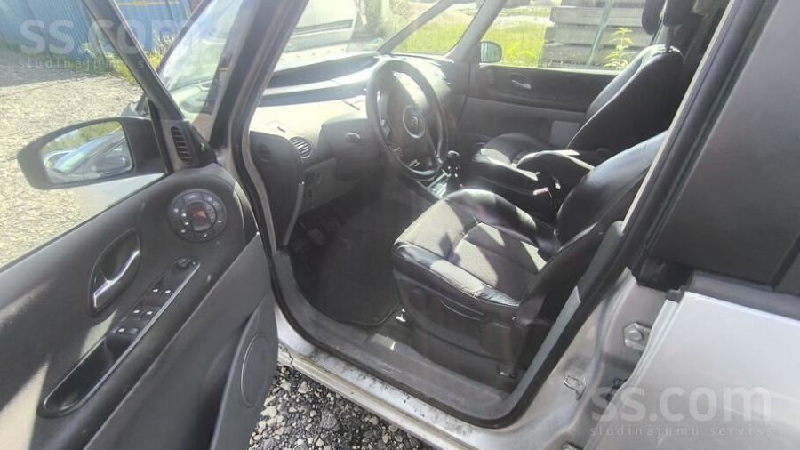 Grey Renault Espace 2006 in Riga, with an engine capacity of 2.00 L and mileage of 260 thousand km for 2300 €, photo 14 on AUTOMOTO.COM.LV
