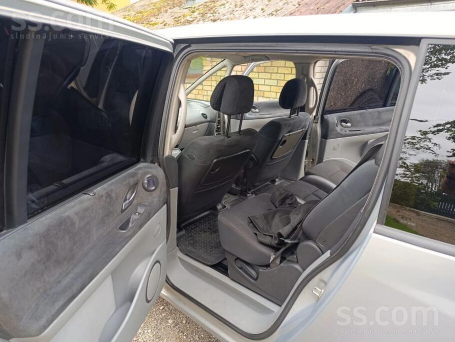Grey Renault Espace 2006 in Riga, with an engine capacity of 2.00 L and mileage of 277 thousand km for 2300 €, photo 13 on AUTOMOTO.COM.LV