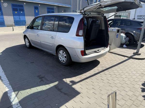 Grey Renault Espace 2007 in Vilnius, with an engine capacity of 2.00 L and mileage of 375 thousand km for 1190 €, photo 8 on AUTOMOTO.COM.LV