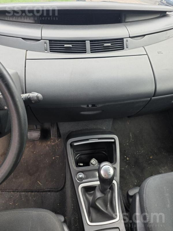 Pelēks Renault Espace 2007 Rīga, ar dzinēja tilpumu 2.20 L un nobraukumu 211 tūkst. km par 1500 €, foto 2 vietnē AUTOMOTO.COM.LV