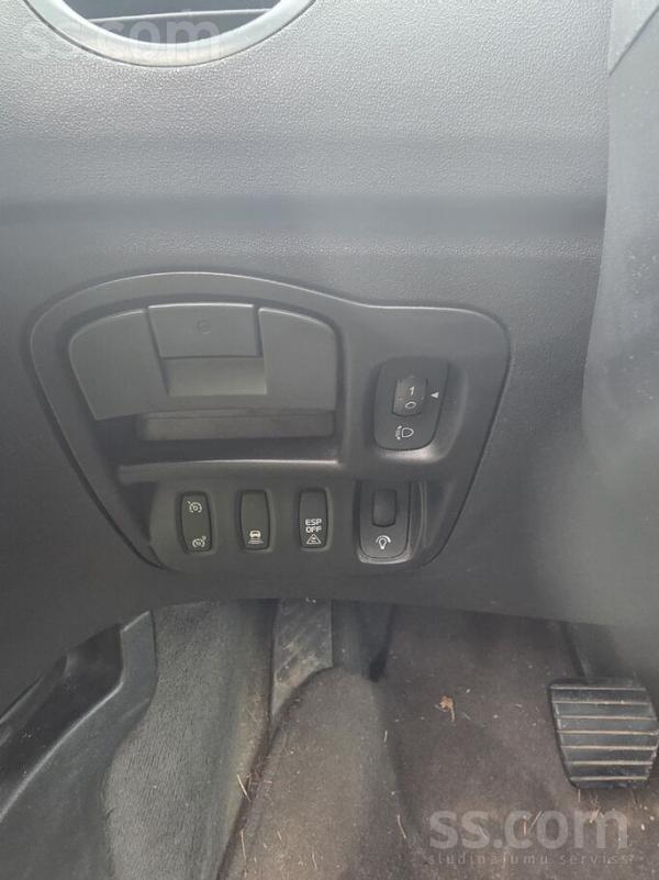 Pelēks Renault Espace 2007 Rīga, ar dzinēja tilpumu 2.20 L un nobraukumu 211 tūkst. km par 1500 €, foto 3 vietnē AUTOMOTO.COM.LV