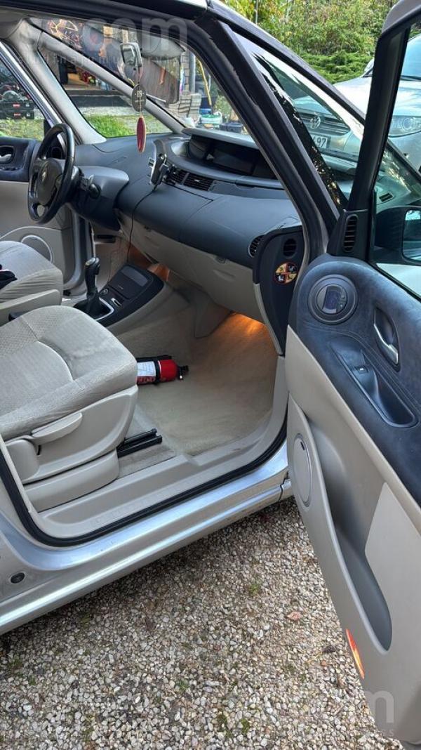Grey Renault Espace 2007 in Riga, with an engine capacity of 2.00 L and mileage of 365 thousand km for 2000 €, photo 9 on AUTOMOTO.COM.LV