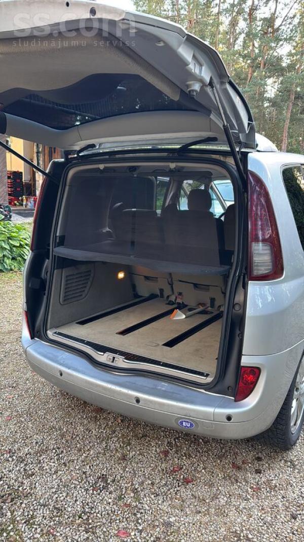 Grey Renault Espace 2007 in Riga, with an engine capacity of 2.00 L and mileage of 365 thousand km for 2000 €, photo 11 on AUTOMOTO.COM.LV