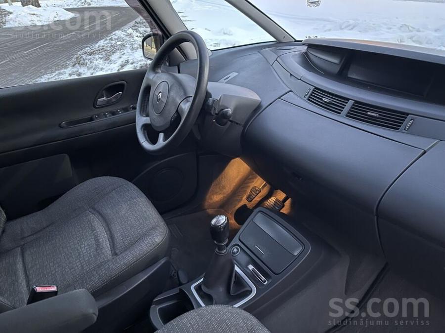 Pelēks Renault Espace 2009 Jūrmala, ar dzinēja tilpumu 2.00 L un nobraukumu 0 tūkst. km par 1990 €, foto 27 vietnē AUTOMOTO.COM.LV