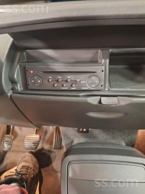 Pelēks Renault Espace 2009 Valmiera, ar dzinēja tilpumu 2.00 L un nobraukumu 290 tūkst. km par 3900 €, foto 12 vietnē AUTOMOTO.COM.LV