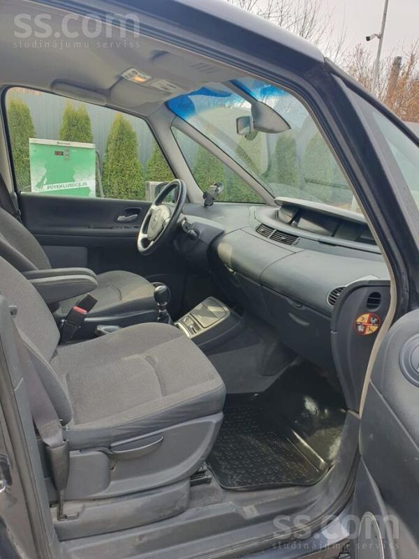 Pelēks Renault Espace 2009 Ludza, ar dzinēja tilpumu 2.00 L un nobraukumu 282 tūkst. km par 3300 €, foto 5 vietnē AUTOMOTO.COM.LV