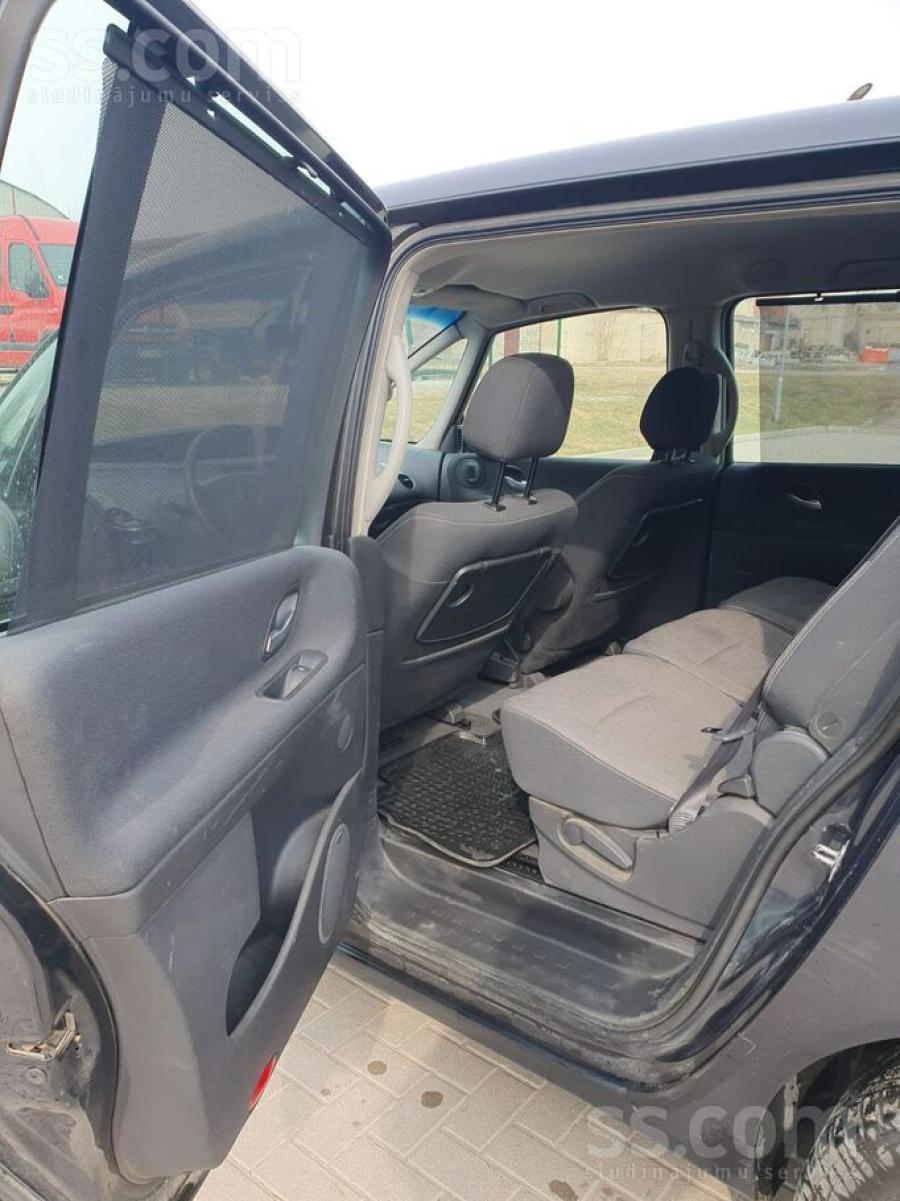 Pelēks Renault Espace 2009 Ludza, ar dzinēja tilpumu 2.00 L un nobraukumu 282 tūkst. km par 3300 €, foto 8 vietnē AUTOMOTO.COM.LV