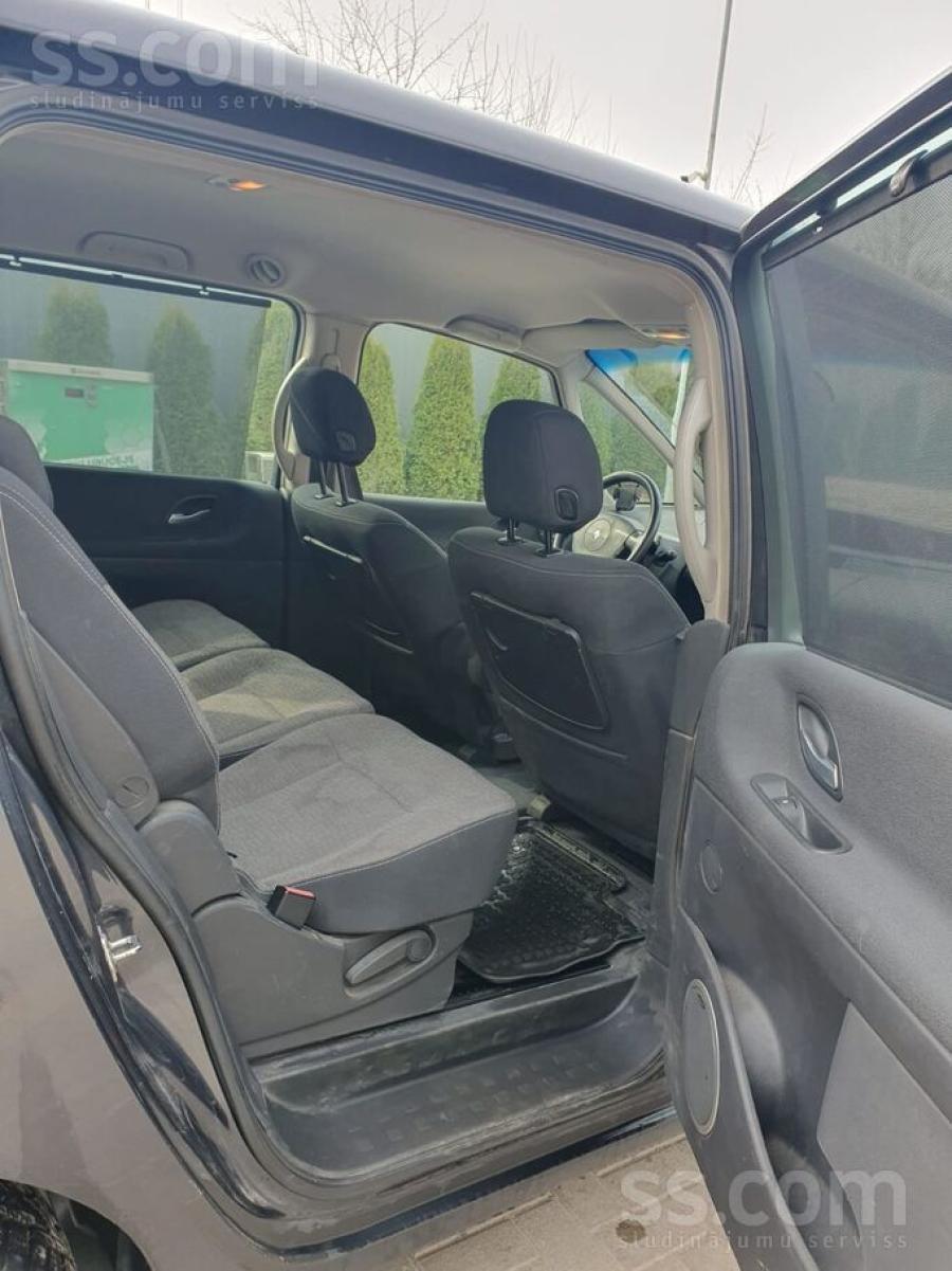 Pelēks Renault Espace 2009 Ludza, ar dzinēja tilpumu 2.00 L un nobraukumu 282 tūkst. km par 3300 €, foto 10 vietnē AUTOMOTO.COM.LV