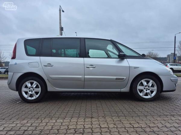 Grey Renault Espace 2009 in Vilnius, with an engine capacity of 2.00 L and mileage of 205 thousand km for 3750 €, photo 4 on AUTOMOTO.COM.LV