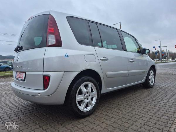 Grey Renault Espace 2009 in Vilnius, with an engine capacity of 2.00 L and mileage of 205 thousand km for 3750 €, photo 6 on AUTOMOTO.COM.LV
