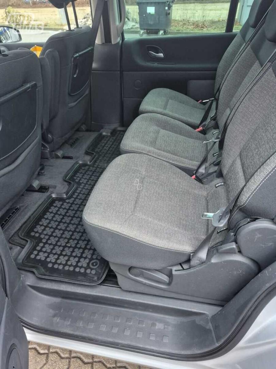 Pelēks Renault Espace 2009 Viļņa, ar dzinēja tilpumu 2.00 L un nobraukumu 205 tūkst. km par 3750 €, foto 11 vietnē AUTOMOTO.COM.LV