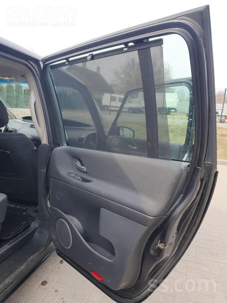 Pelēks Renault Espace 2009 Ludza, ar dzinēja tilpumu 2.00 L un nobraukumu 282 tūkst. km par 3000 €, foto 12 vietnē AUTOMOTO.COM.LV