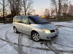 Grey Renault Espace 2009 in Ogre, with an engine capacity of 2.00 L and mileage of 249 thousand km for 2500 €, photo 3 on AUTOMOTO.COM.LV